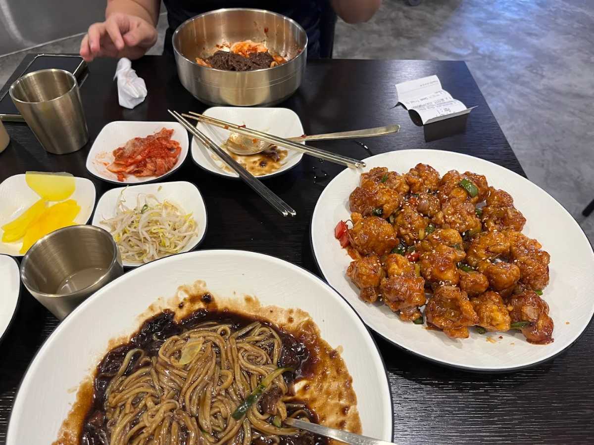30+ Best Funan Food Places (2026): Halal, Cheap & Hidden Gems